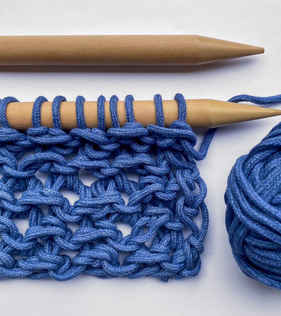 Knitting stitch pattern: Easy Weaving Stitch – Max and Herb